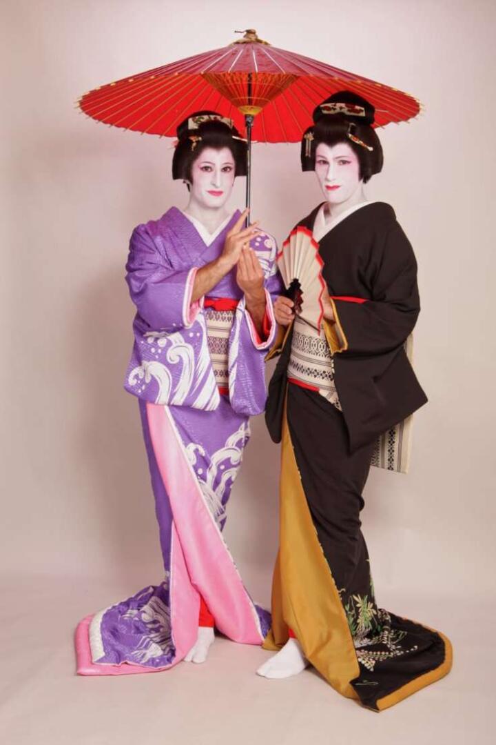 Geisha makeover in Tokyo, a must do for men and women