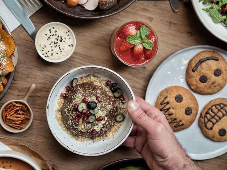 10 must-eat gay restaurants in Bangkok • Nomadic Boys