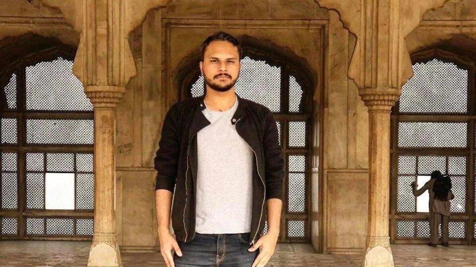 Gay Pakistani boy Salman tells us about gay life in Pakistan • Nomadic Boys