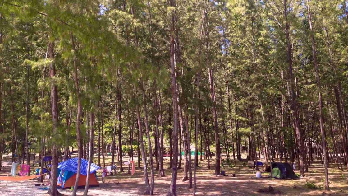 Koh Adang: travel guide to Koh Lipe's secret sister • Nomadic Boys