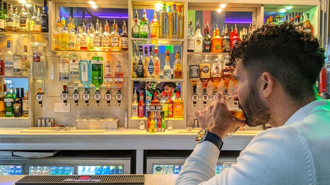 Gay Edinburgh: Travel guide with the best gay hotels, bars, clubs ...