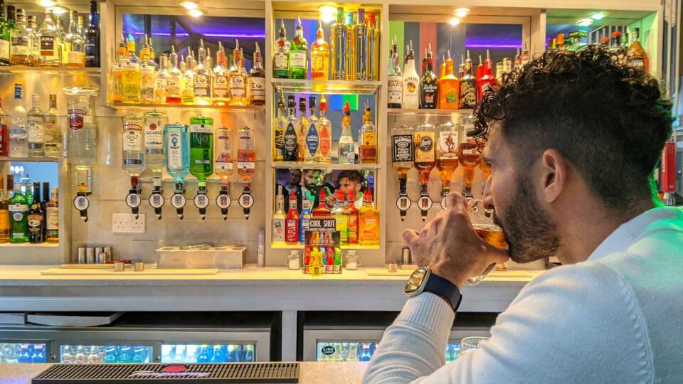 Gay Edinburgh: Travel guide with the best gay hotels, bars, clubs ...